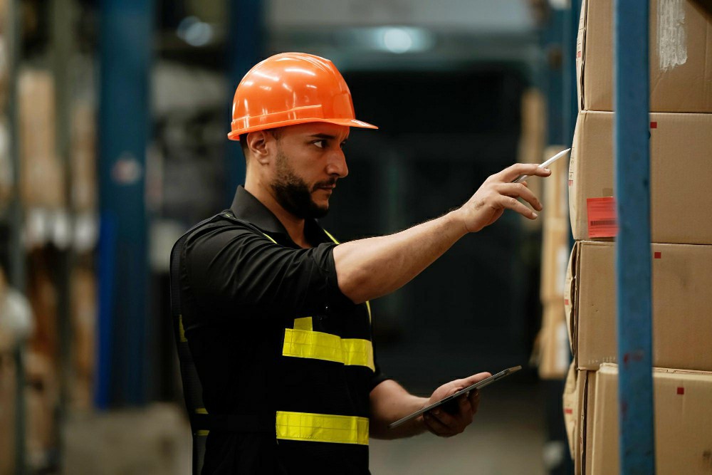 Mastering Manual Handling: Essential Online Training for Workplace Safety in Ireland